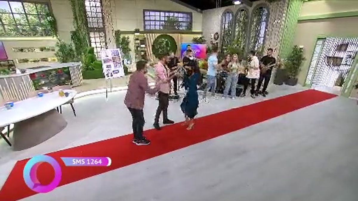 Noua prezentatoare de la "Vorbește lumea" | Scene si bonusuri din ...