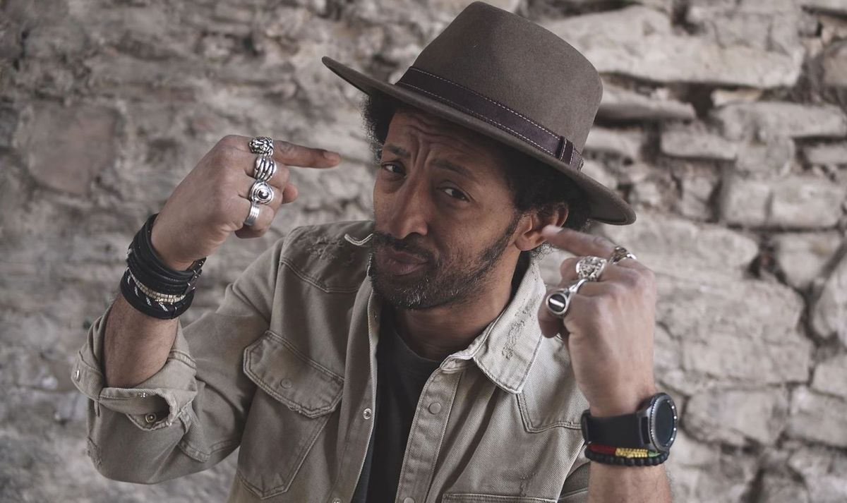 Kamara și fosta lui parteneră, Oana, își operează din nou copilul. Cât ...