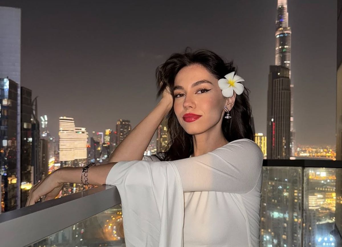 Mira, luată la rost de fani pentru pozele provocatoare din Dubai ...