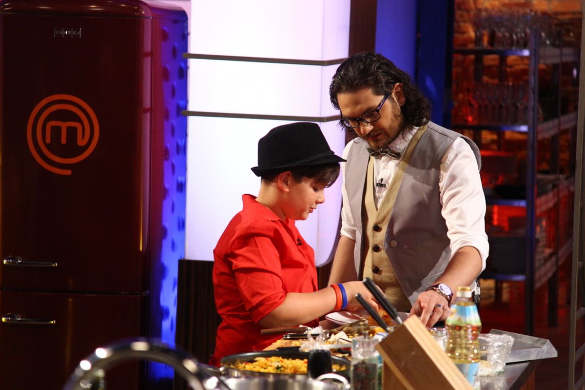 Niste copii i-au zapacit complet pe chefi. Cei trei jurati i-au privit ...