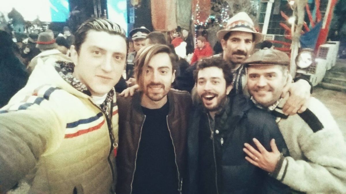 Robert Toma canta despre "Cum traieste lumea buna" - VIDEO | PRO TV