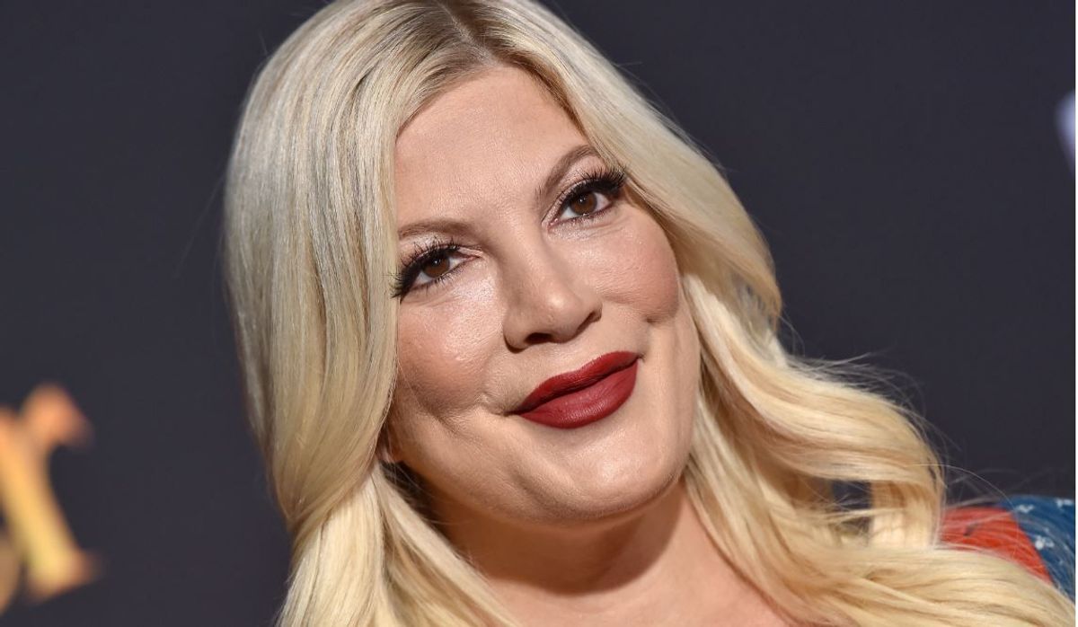 Tori Spelling a împlinit 50 de ani. Cum arată acum Donna din ”Beverly ...
