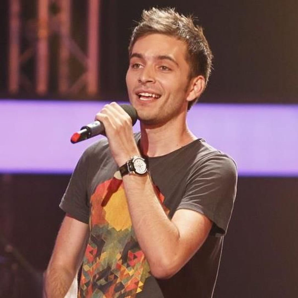 Cristi Nistor, finalistul Loredanei la "Vocea Romaniei", are un cadou ...