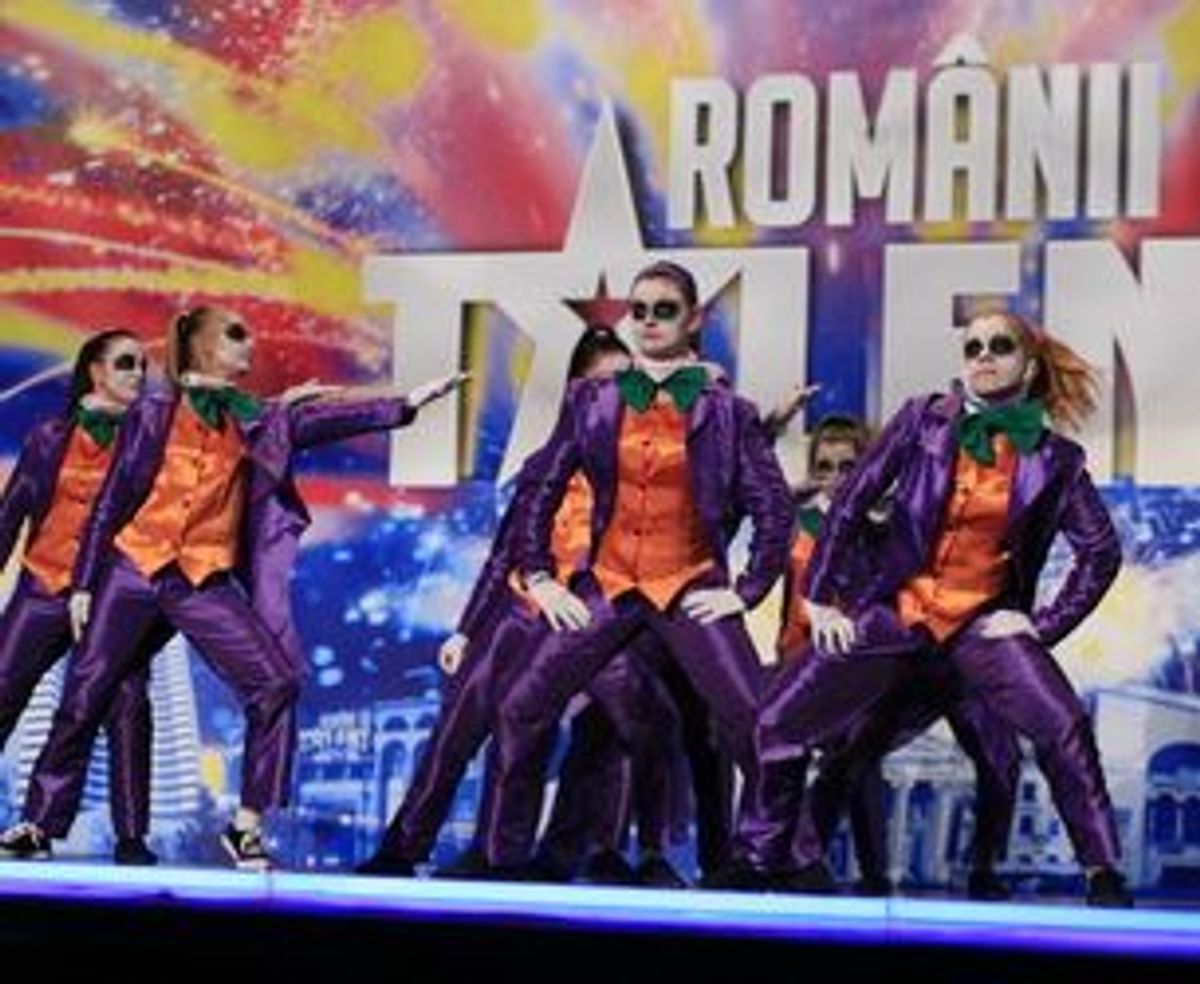 Voci extraordinare, dansuri electrizante, numere cu serpi si fachiri ...