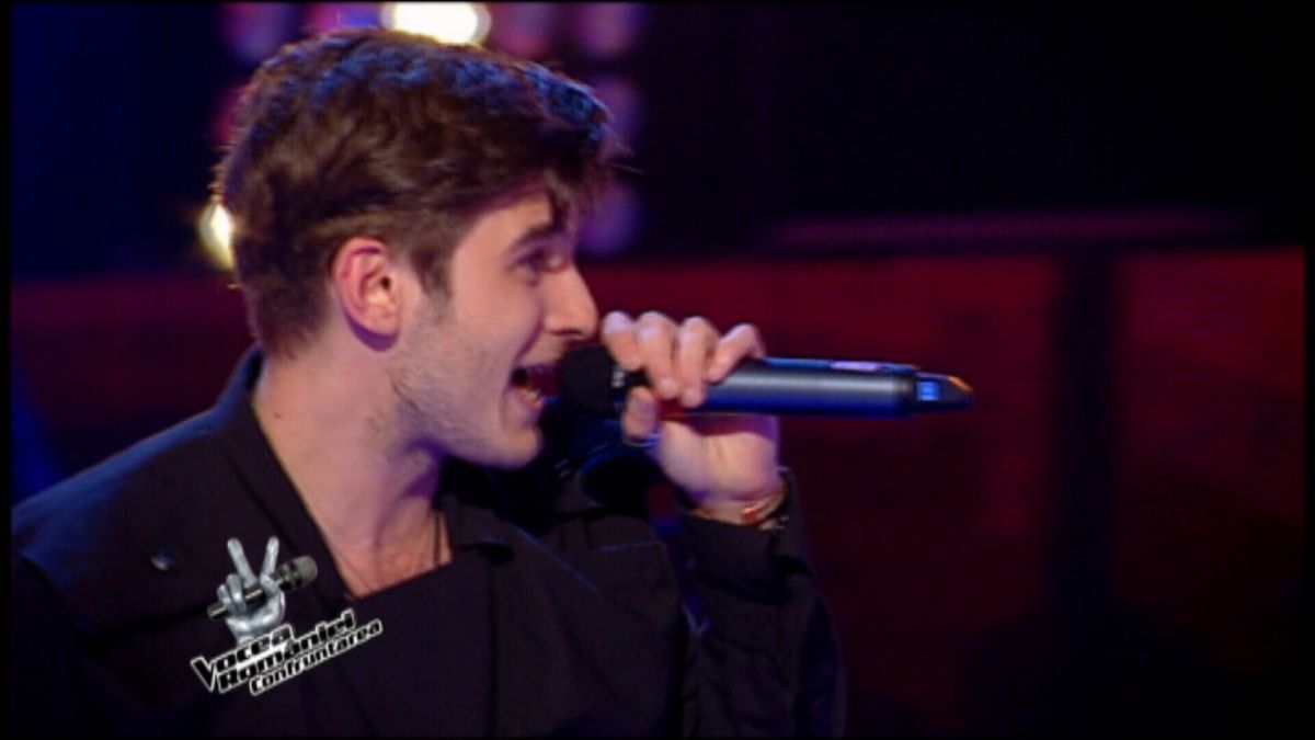 Valentin vs. Razvan - echipa Smiley | Scene si bonusuri din Vocea ...