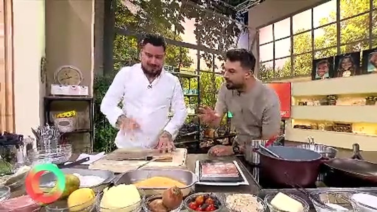 Cordon bleu cu piure mediteranean și sos de busuioc | Scene si bonusuri ...