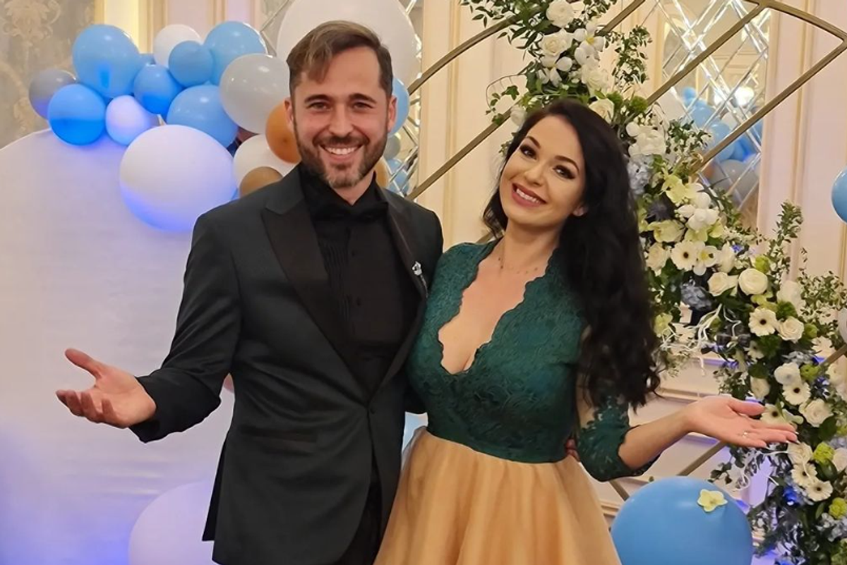 L-a părăsit Deea pe Dinu Maxer pentru alt bărbat? Ce spune artistul ... L-a părăsit Deea pe Dinu Maxer pentru alt bărbat? Ce spune artistul ...