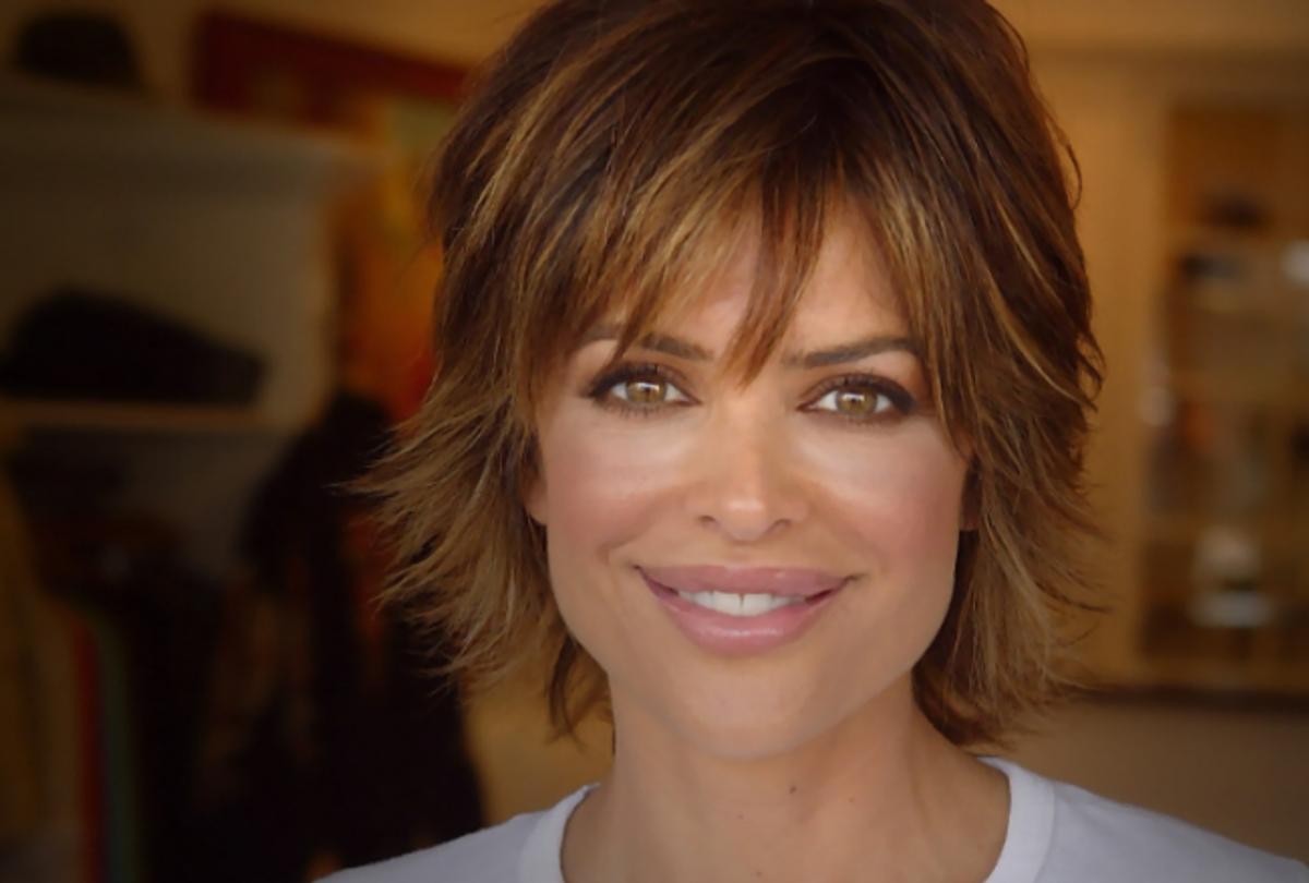 Lisa Rinna arata incredibil in costum de baie, la varsta de 50 de ani ...