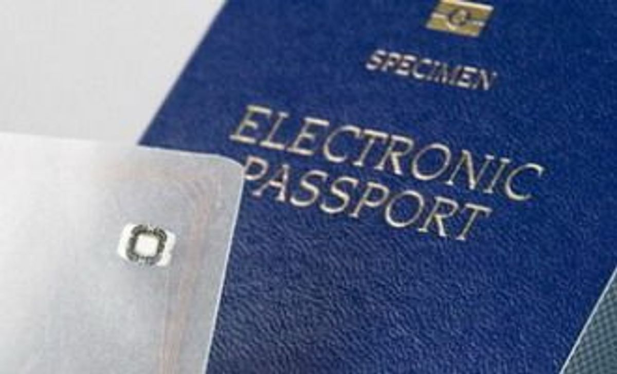 Vezi cum arata noul pasaport biometric! | PRO TV