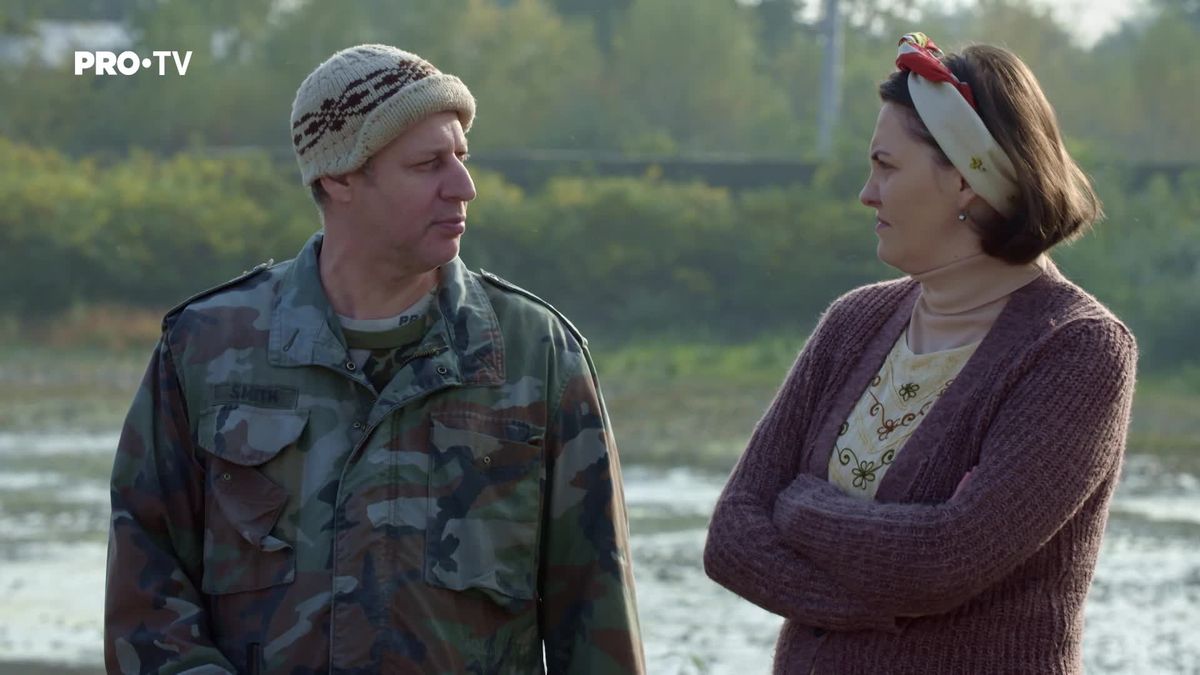 Bobiță îi arată soției lui Brânzoi unde se prind carașii ăia mari ...