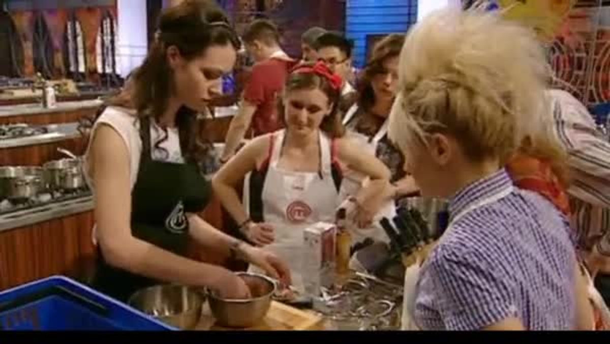 Andreea Moldovan nu lucreaza ortodox in bucatarie | Scene si bonusuri din MasterChef | PRO TV