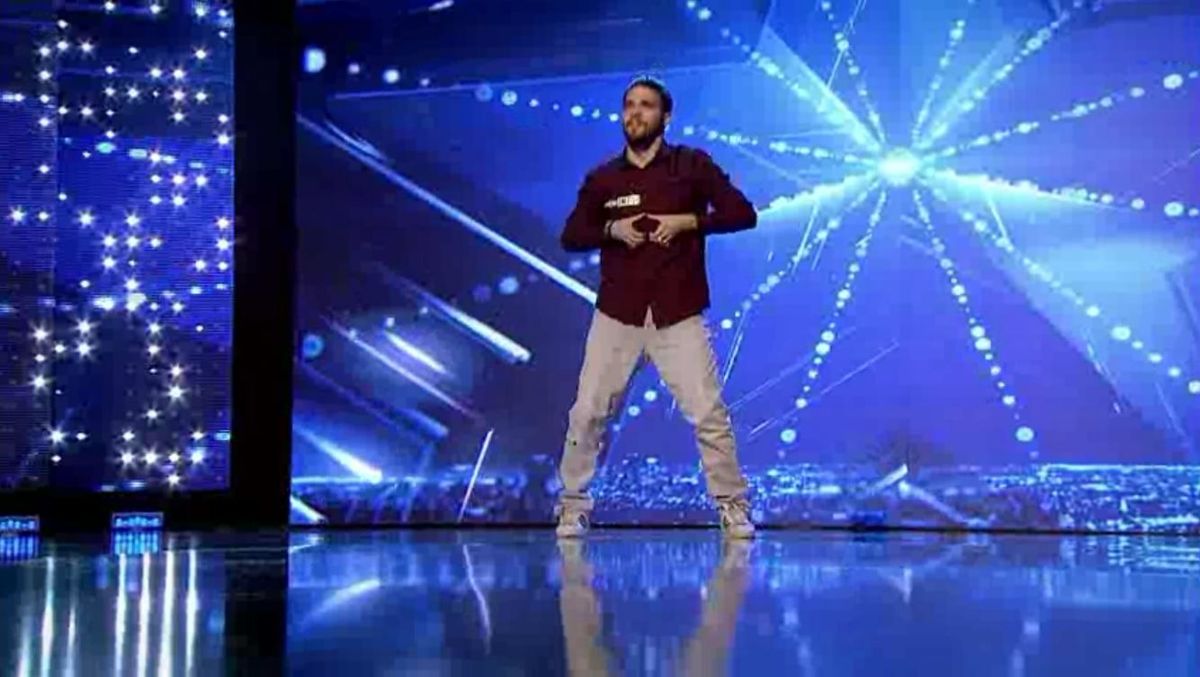 A transpus o poveste de dragoste prin miscari de dans deosebite. Cu ...