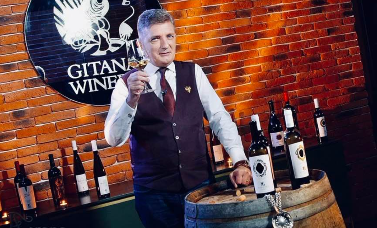 Sergiu Nedelea, gazda Wine Trips România, desemnat somelierul anului în ...