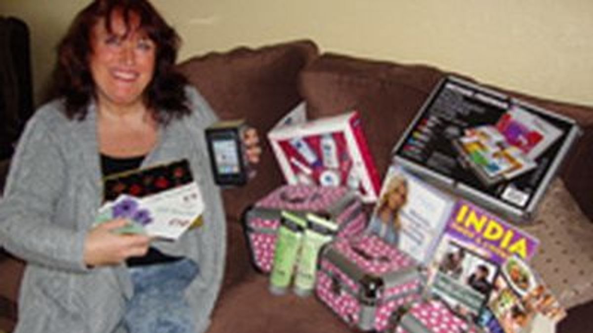 Desi este grav bolnava, de 9 luni castiga cate un premiu in fiecare zi ...