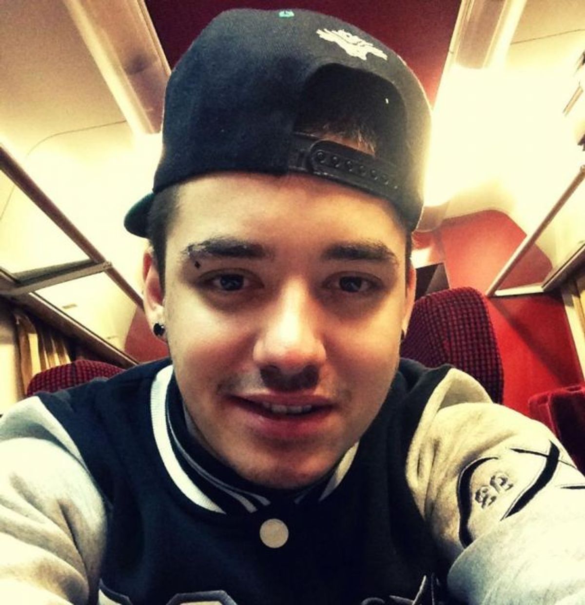 Adrian Tutu are o piesa noua. Ascult-o si tu! In plus, a povestit la ...