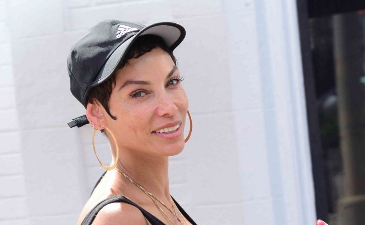 Nimeni nu poate ghici cati ani are sau ca a nascut de 5 ori. Nicole ...