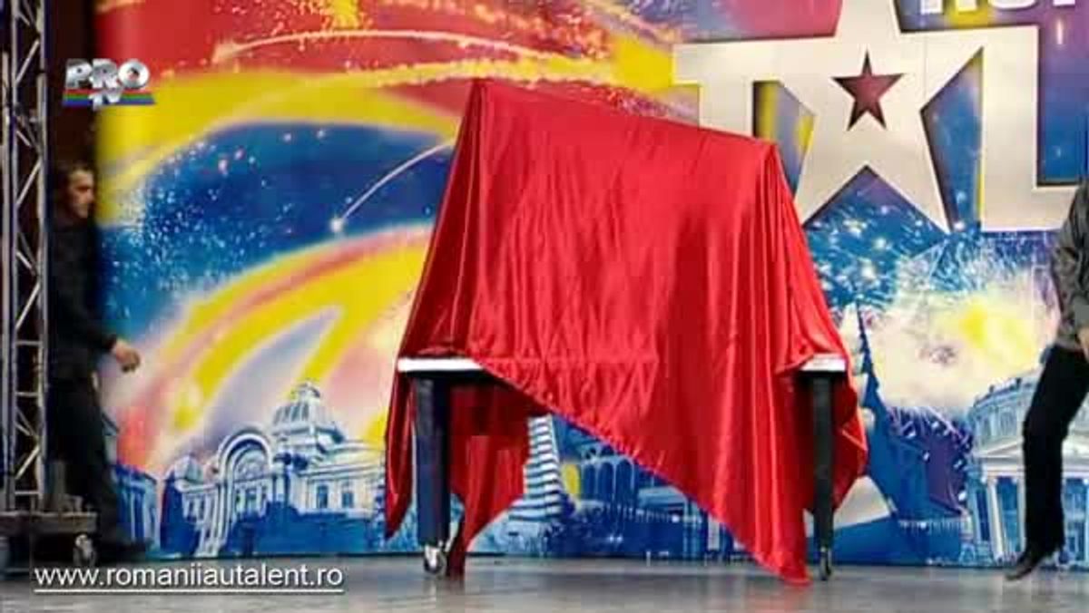 Magicianul Eduard Malita | Scene si bonusuri din Românii Au Talent ...