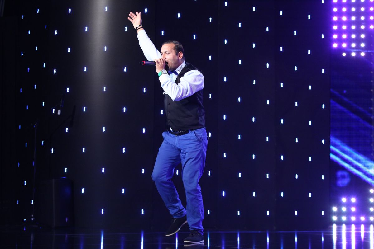 Romanii au talent 2017: Viorel Stanescu - interpreteaza melodia ...