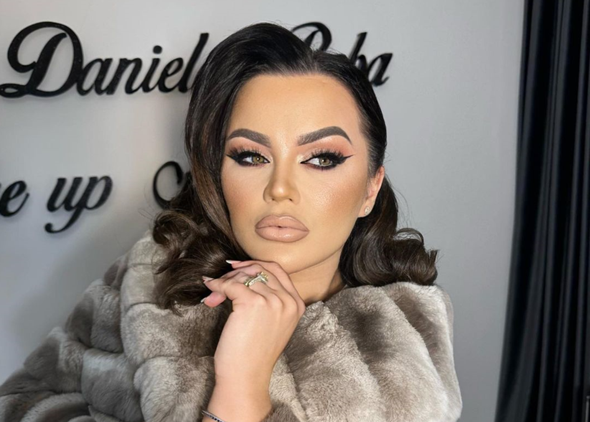 Cum arată și cu ce se ocupă sora lui Carmen de la Sălciua. Tânăra esta ...