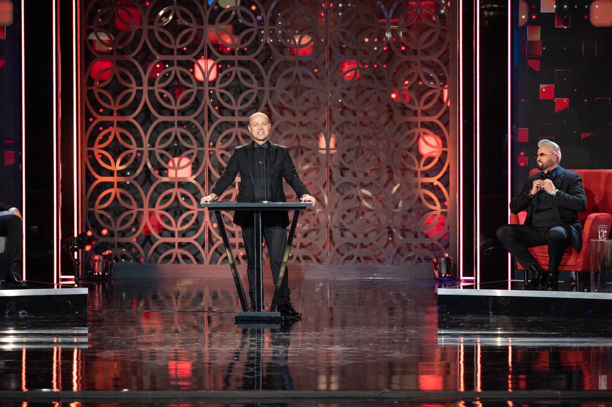 Bianca Drăgușanu a râs copios la glumele lui Dan Badea: „Ea nu doarme, se pune la încărcat” | PRO TV