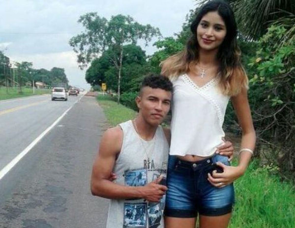 A devenit celebră în urma căsătoriei cu un bărbat mai scund decât ea ...