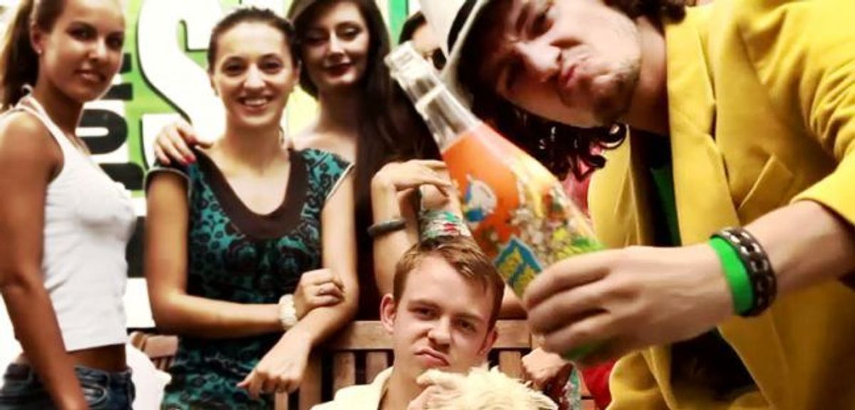 PREMIERA ProFM.ro: "In pat cu ea", cel mai nou videoclip Krem si Smokey ...