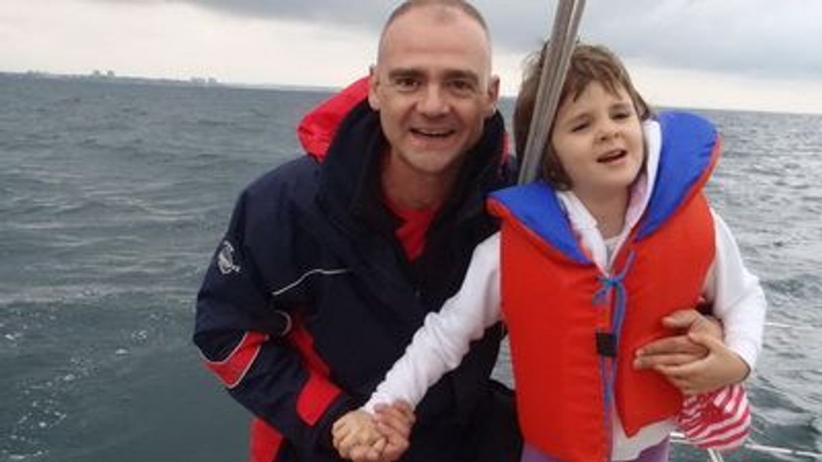 Catalin Radu Tanase a inscris-o pe Carina la cursuri de inot FOTO | PRO TV