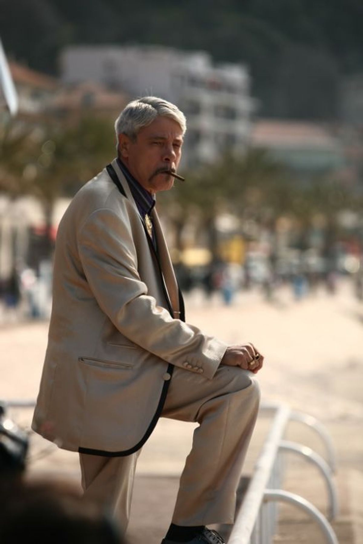 Gheorghe Visu a vizitat la Nisa expozitia de pictura a tatalui lui ...