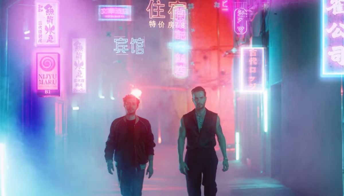 VIDEO Moga și Randi lansează un nou single "Professional Liar" | PRO TV