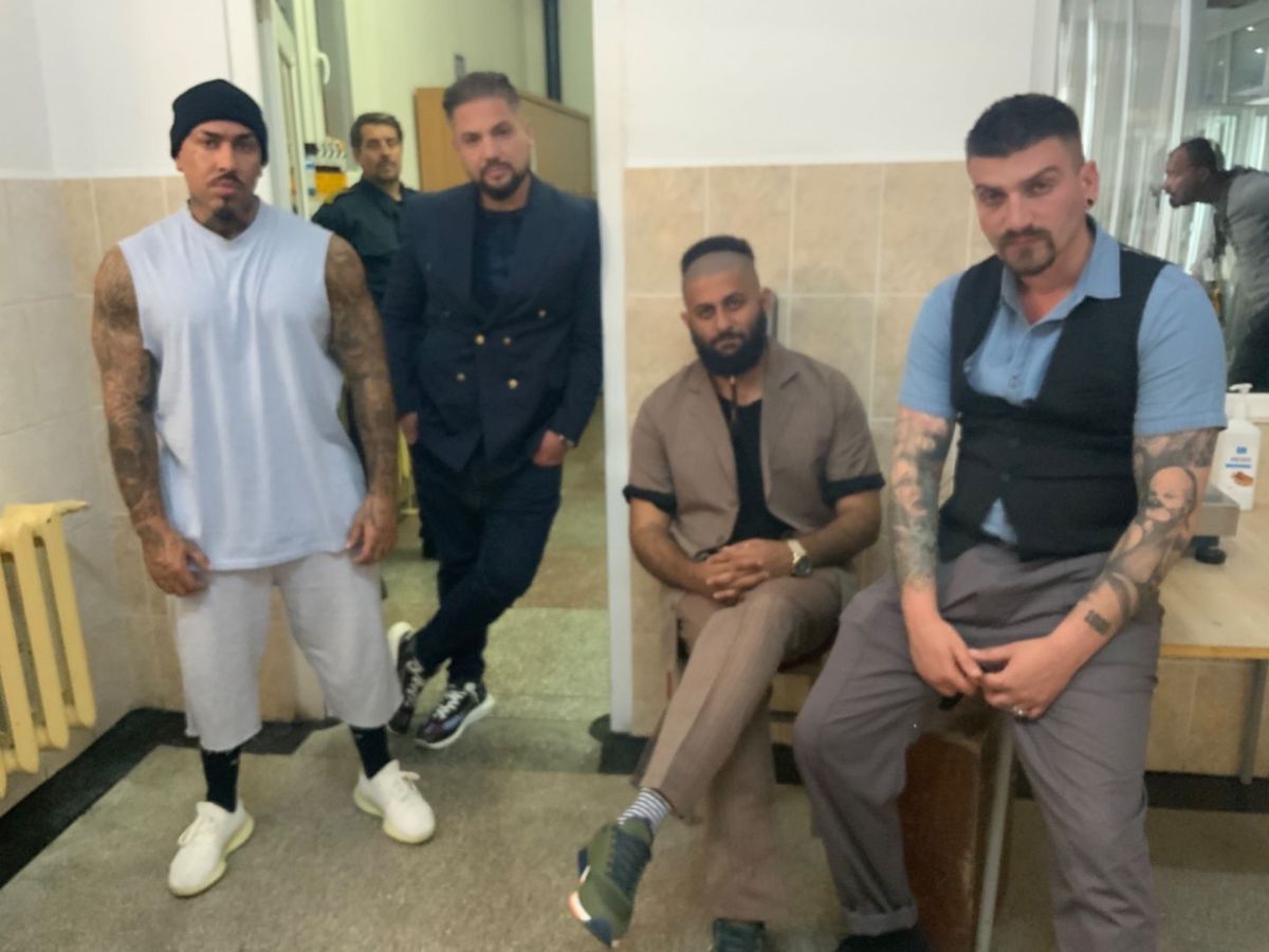 Filmul Băieți Deștepți, cu Olimpia Melinte, Ruby, Alex Velea și alte ...