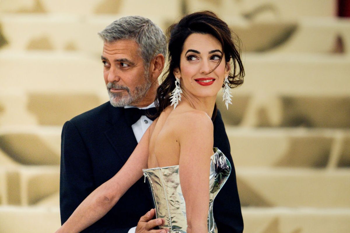 Regula bizară pe care Amal, soția lui George Clooney, le-o impune celor ...