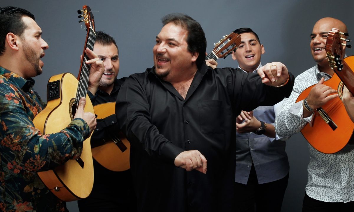 Show marca Gipsy Kings la malul mării. Manolo Gimenez vine cu trupa sa ...