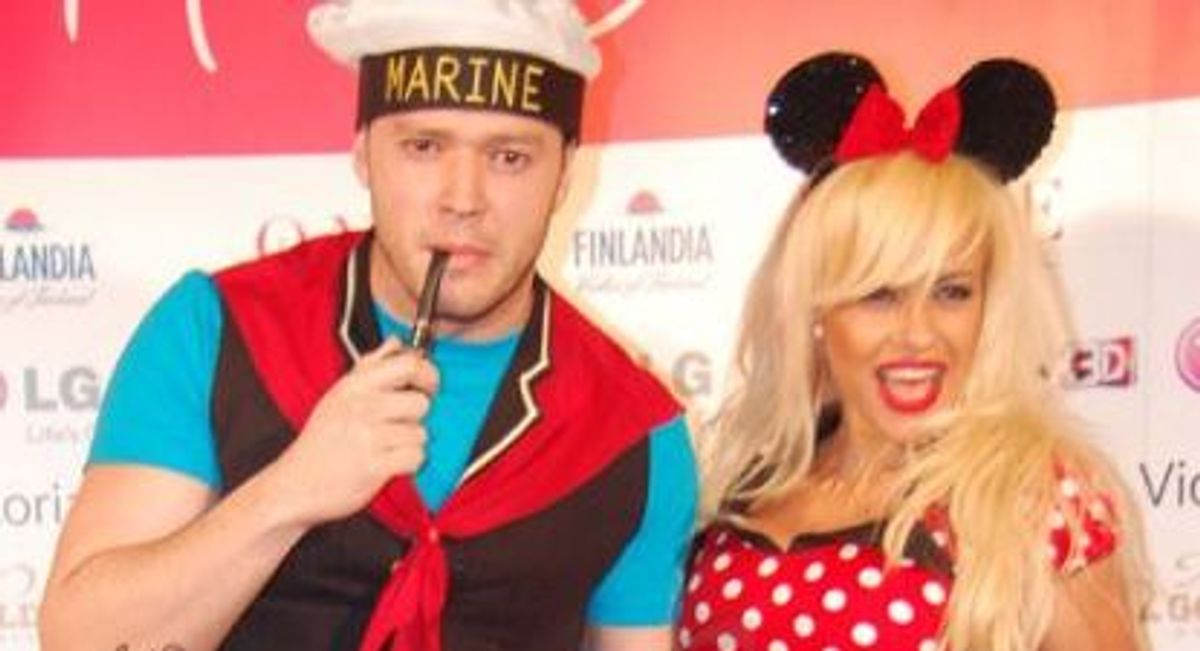 Anda Adam si Victor Slav s-au deghizat in Popeye Marinarul si Minnie ...