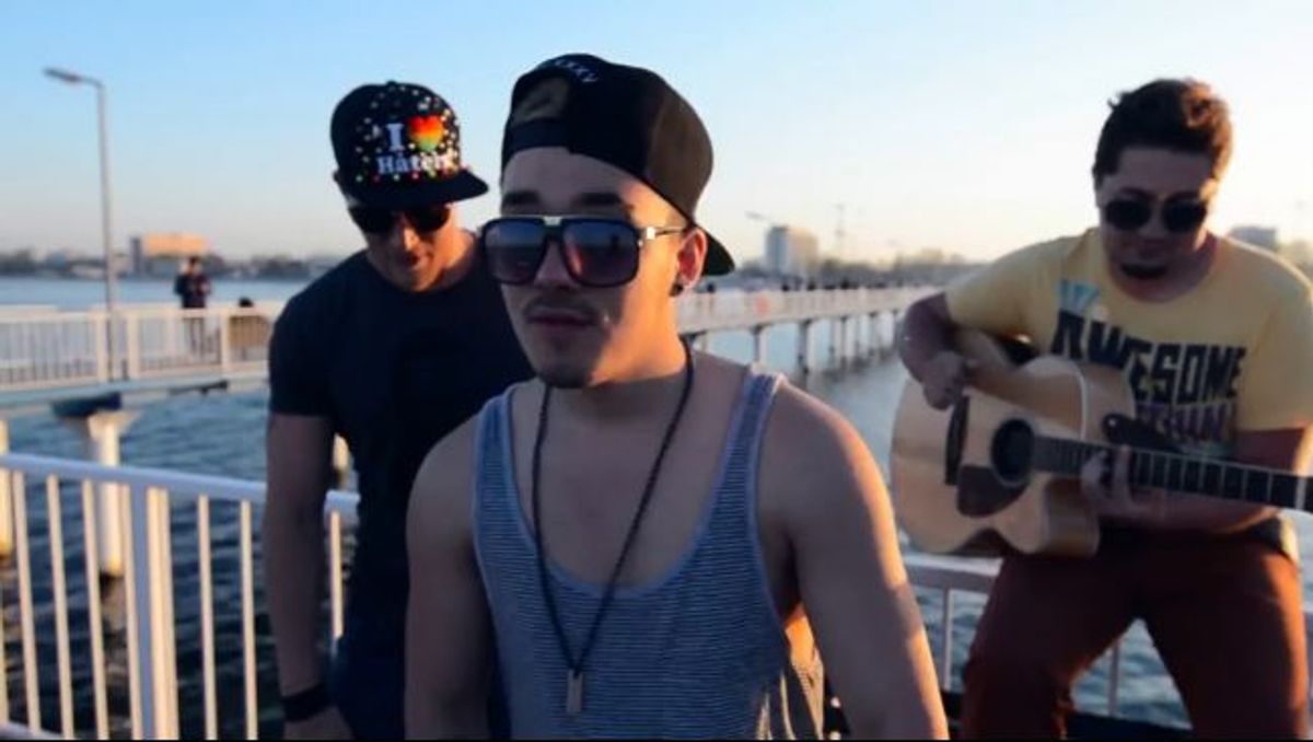 Adrian Tutu are un nou clip, de vara, care iti face pofta de vacanta ...