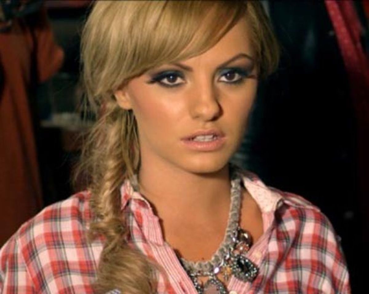 Alexandra Stan recunoaste ca poarta lucruri IEFTINE | PRO TV