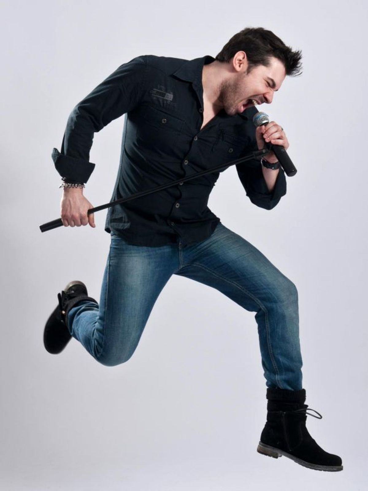 Dragos Chircu, super transformare odata cu noua piesa! Asculta si tu ...
