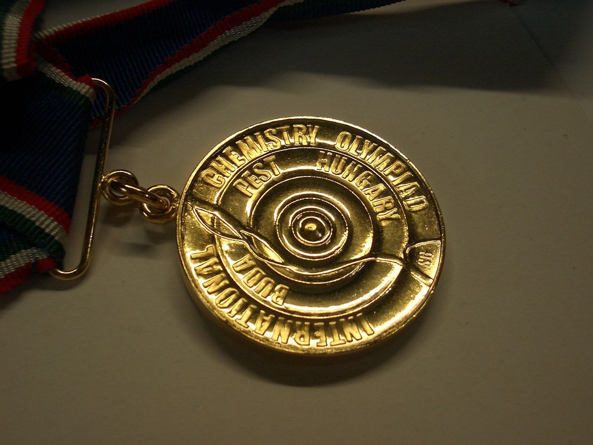 Romania, cinci medalii de AUR si locul I pe echipe la Olimpiada ...