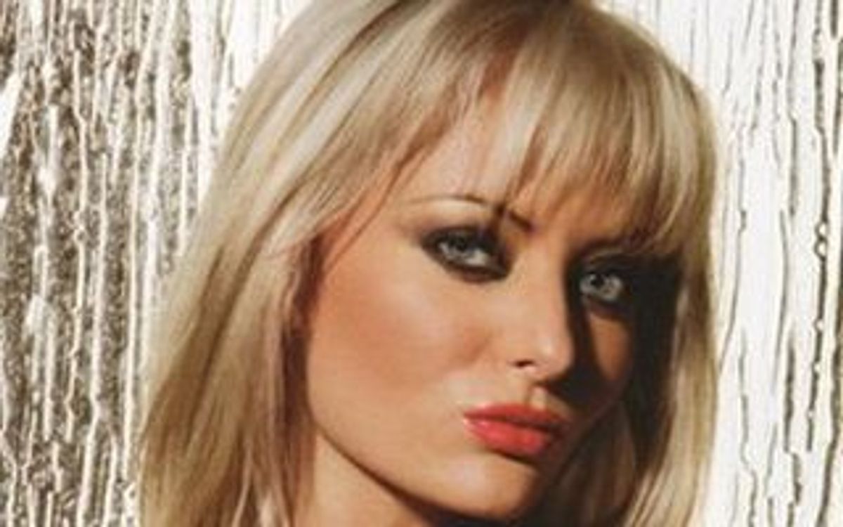 Delia Matache: "Mi-am facut un tatuaj in limba elfa in cea mai ...