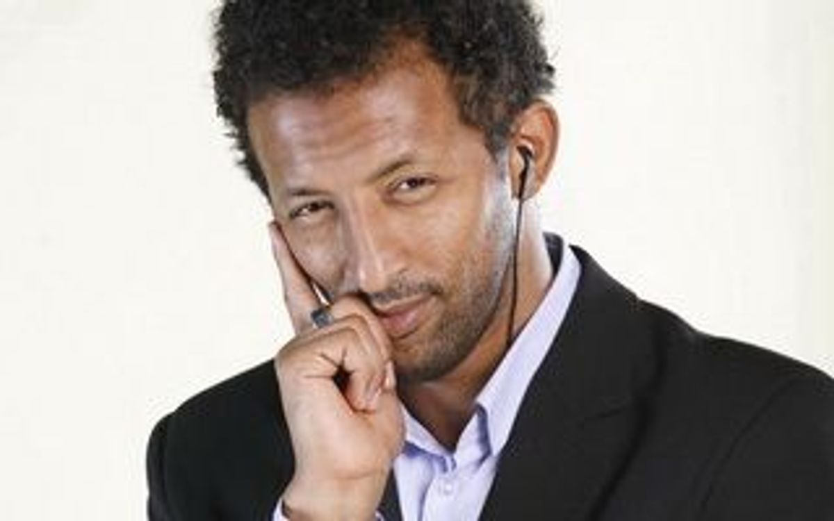 Kamara interpreteaza un agent francez in "State de Romania" | PRO TV
