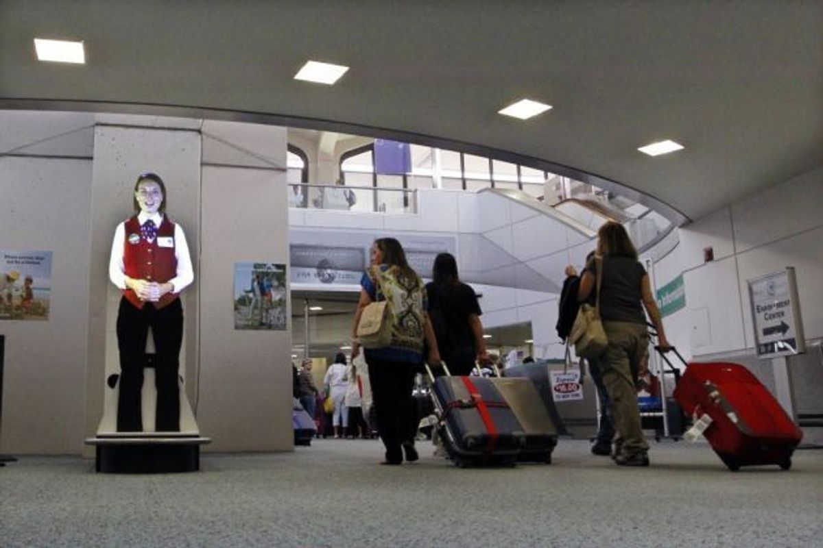 Cele mai noi inventii ale tehnologiei fac furori in aeroporturile din ...