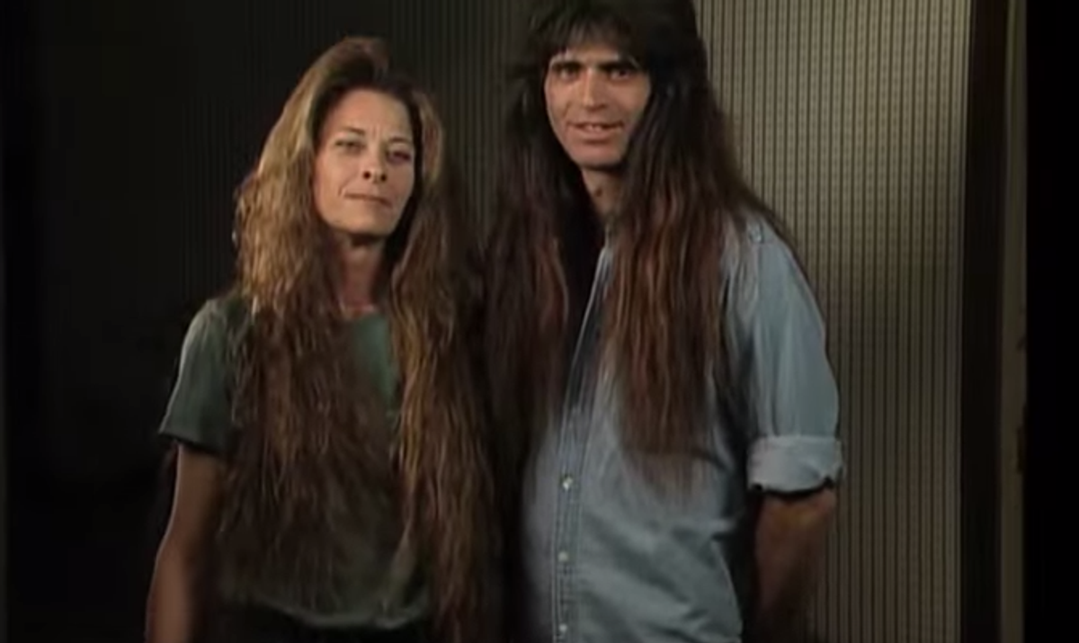 Nu mai fusesera la frizer din anul 1985. Cum arata ACUM, dupa ce au ...