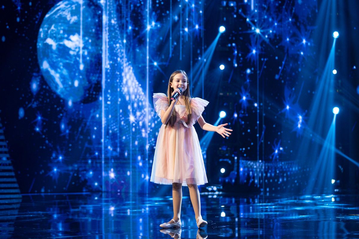 Cine este Alexia Răduți, fetița de 11 ani care a interpretat adorabil ...