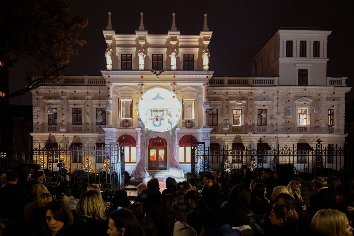 TOFF Galleries aprinde luminile de Crăciun la Palatul Știrbei și ...