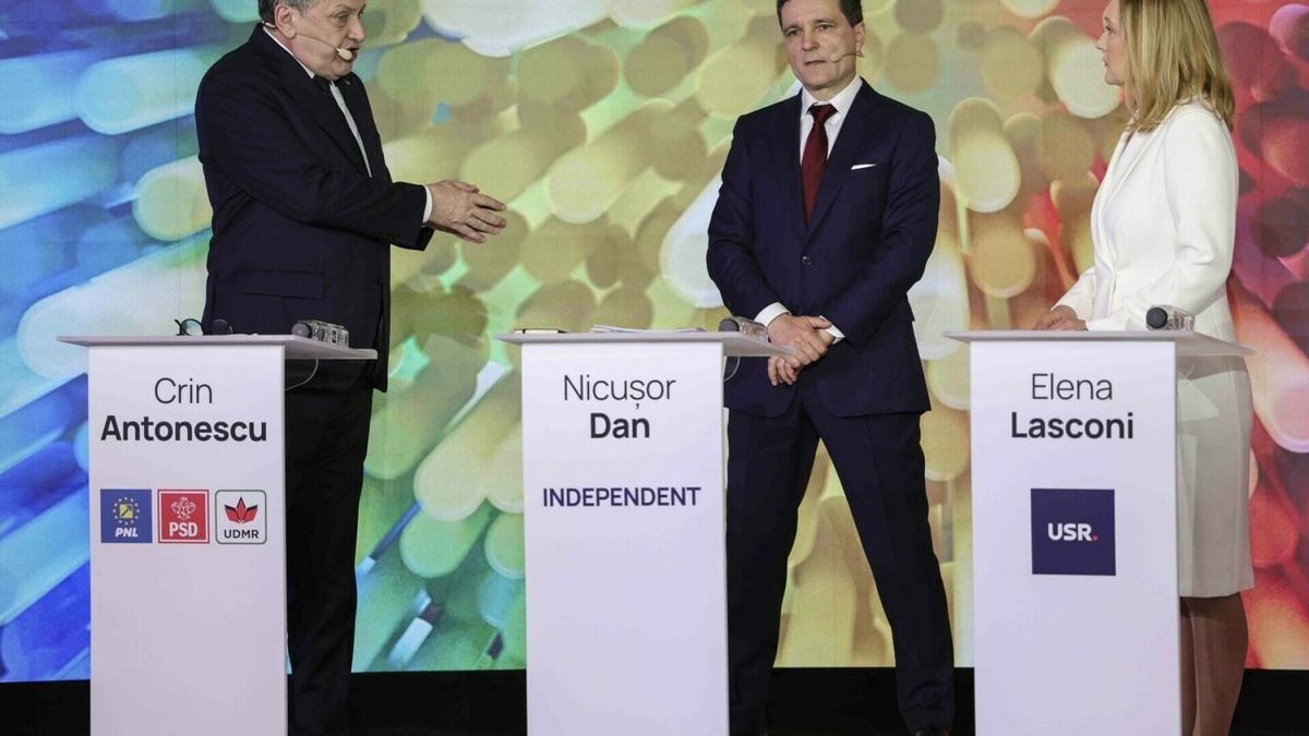 Cât costă rochia pe care a purtat-o de Elena Lasconi la dezbaterea ...