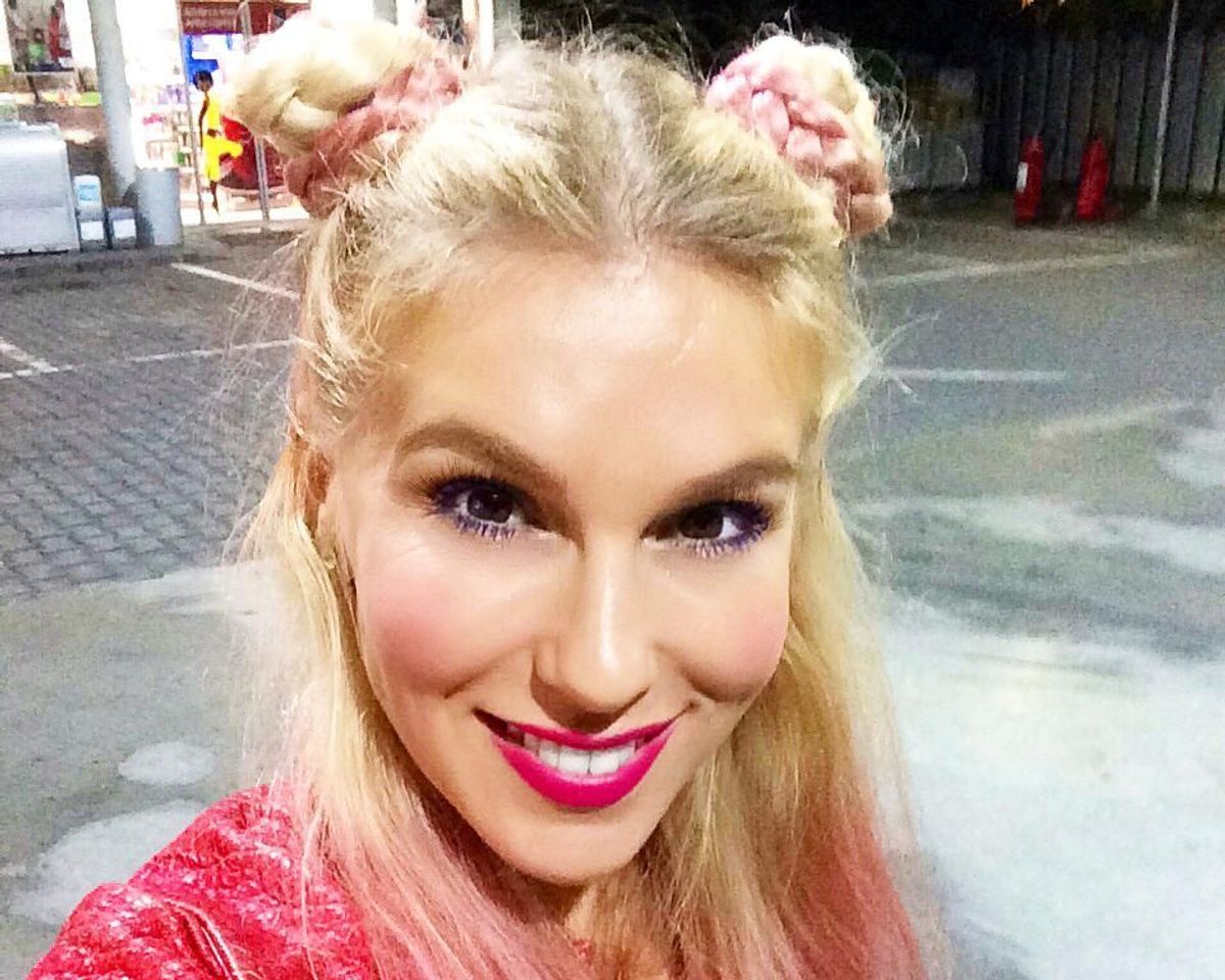 Corina, aproape dezbracata la Media Music Awards. Tinuta a la Lady Gaga ...