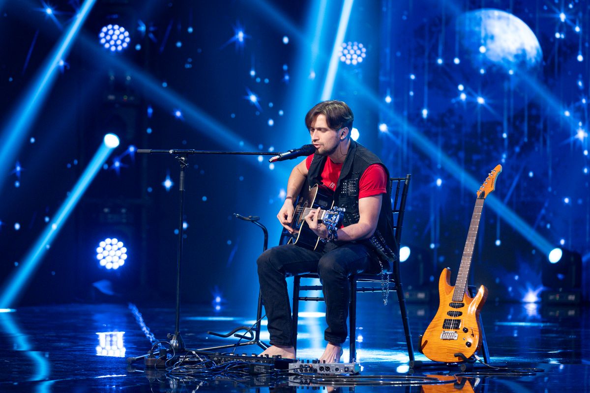 Românii au talent, 1 martie. Artiom Topal a cucerit publicul cu vocea ...