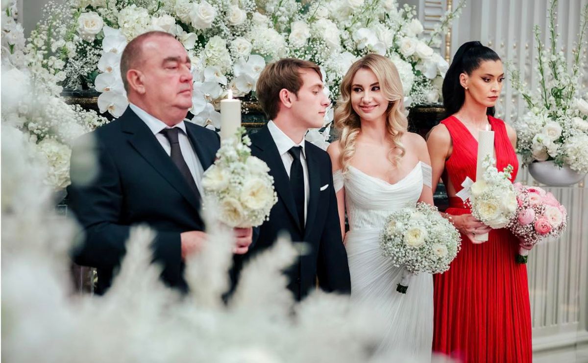 Băiatul Gabrielei Firea s-a căsătorit! Primele imagini de la eveniment ...