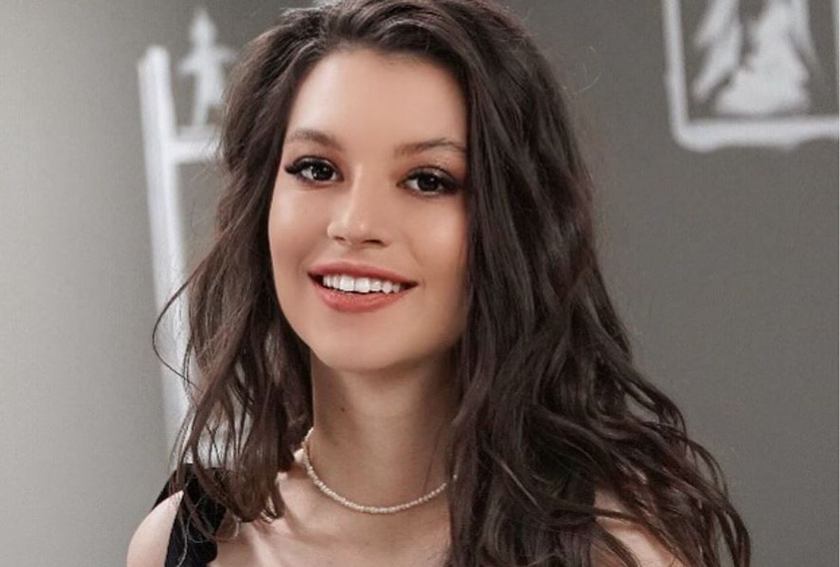 Cleopatra Stratan a împlinit 18 ani. Ce surpriză le-a pregătit fanilor ...