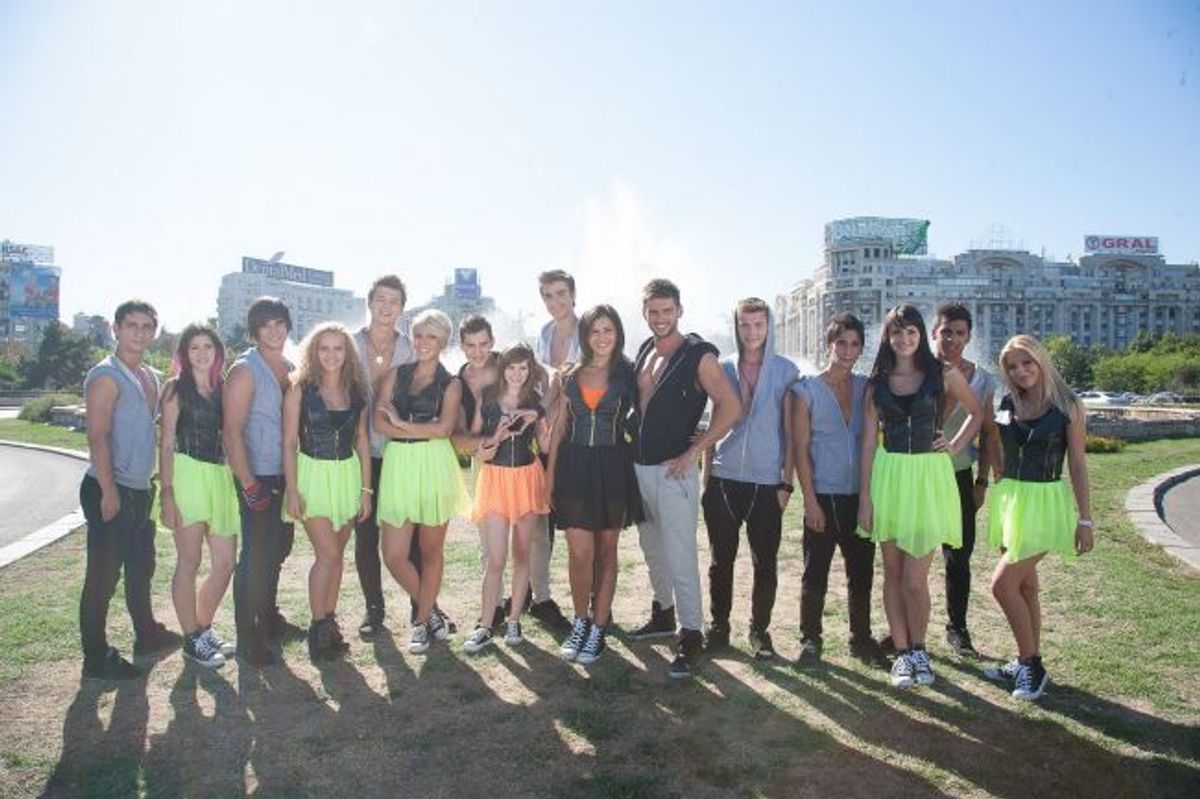 Pariu cu viața a fost primul serial muzical românesc, difuzat la PRO TV ...