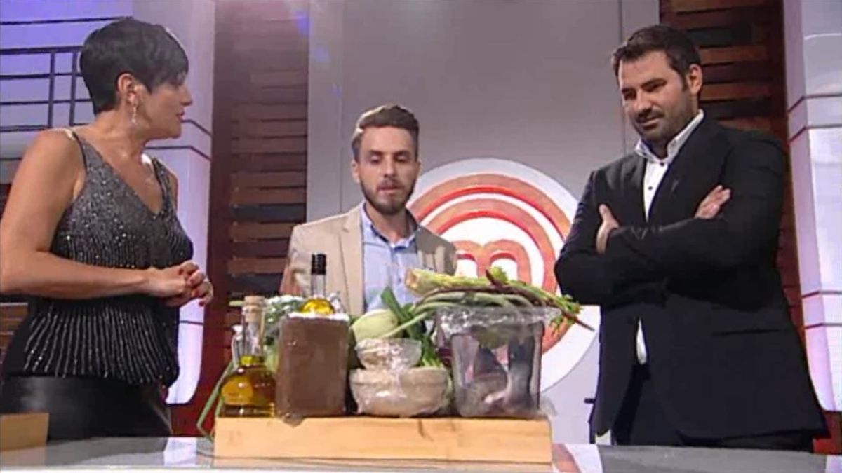 Cei trei chefi de la Masterchef au gatit alaturi de concurenti | Scene ...